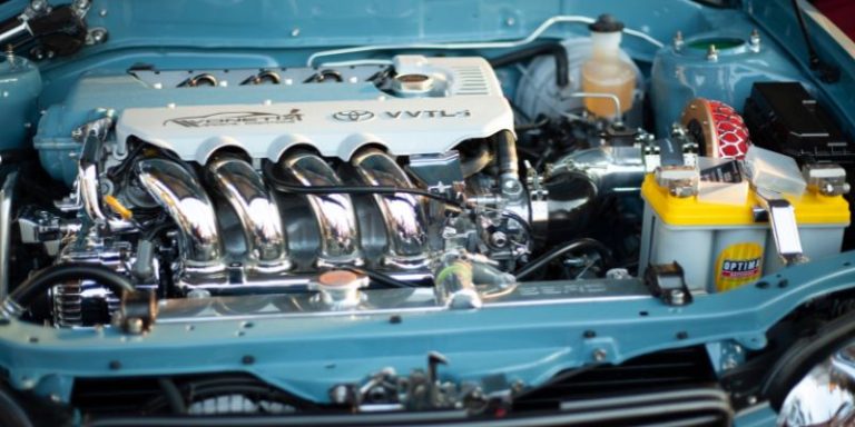A Simple Guide to Cleaning Your Car Engine Without Water